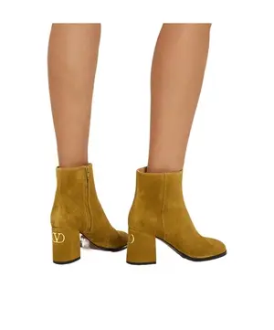 Valentino Garavani Casual Solid Color Ankle Boots