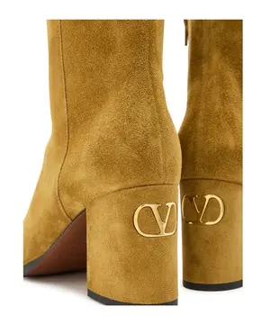 Valentino Garavani Casual Solid Color Ankle Boots