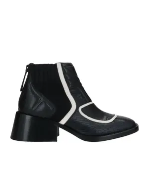Chloé Comfortable, Durable And Simple Solid-color Leather Boots - Black