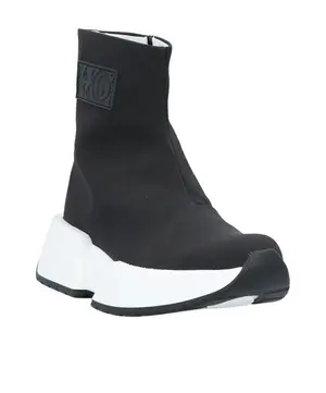 MAISON MARGIELA Solid Color Sock Sneakers - Black