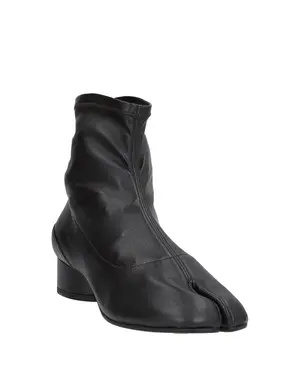MAISON MARGIELA Minimalist Solid Color Ankle Boots