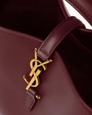 Saint Laurent Le 37 Small In Shiny Leather - Red
