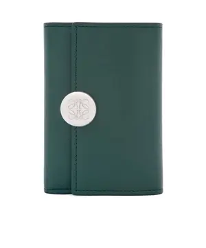 Loewe Pebble Small Vertical Wallet In Shiny Nappa Calfskin - Deep Forest