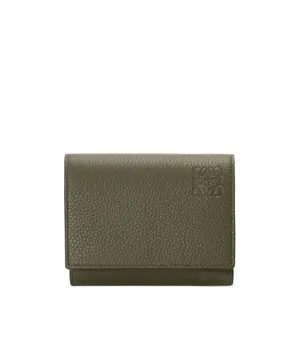Loewe Trifold Wallet In Soft Grained Calfskin - Green