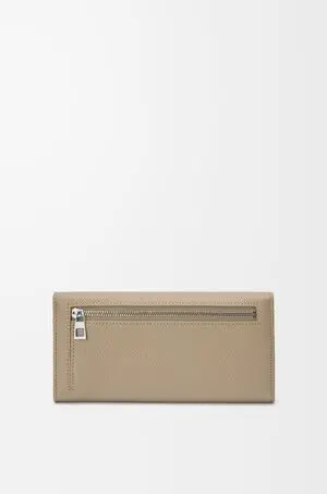 Loewe Pebble Continental Wallet In Mini Grain Calfskin - Clay
