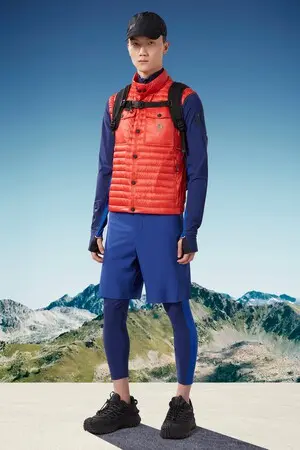 Moncler Ollon Down Gilet - Red