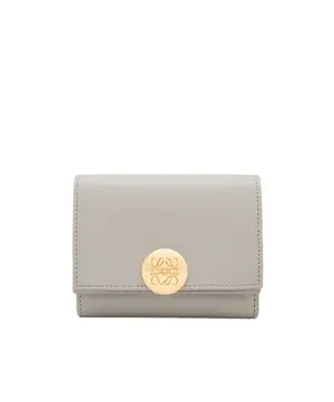 Loewe Portefeuille À Trois Volets Pebble En Cuir De Veau Nappa Brillant - Shell Ash