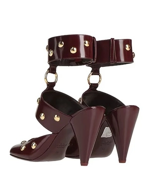 Chloé Embellished Glossed Leather Pumps