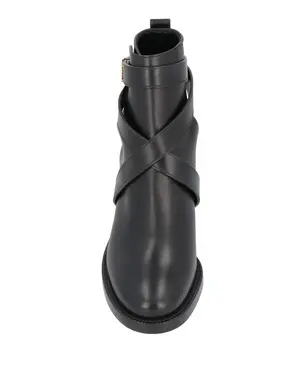 Burberry Leather Ankle Boots With Thick Heel And Zipper Detail