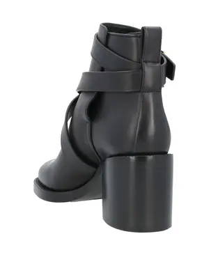 Burberry Leather Ankle Boots With Thick Heel And Zipper Detail