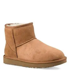UGG Logo Short Boots