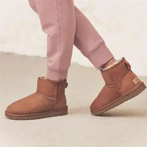 UGG Logo Short Boots