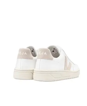 VEJA Low-top Lace-up Sneakers - White
