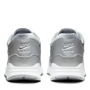 Nike Classic Versatile Sneakers