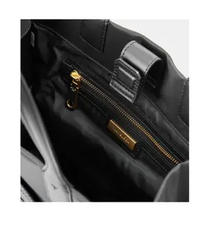 Tory Burch Classic Versatile Handbag