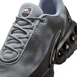 Nike Max Dn Low Top Sneakers - Black