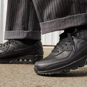 Nike Max 90 Trainers - Black
