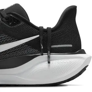 Nike Road Running Sneakers