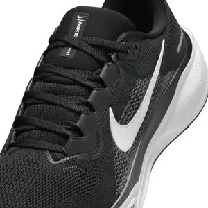 Nike Road Running Sneakers