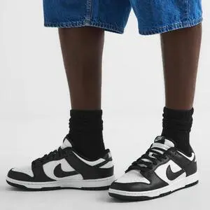 Nike Low Top Lace Up Sneakers - Black