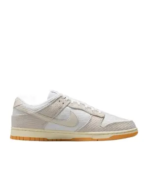 Nike Dunk Low Top Sneakers