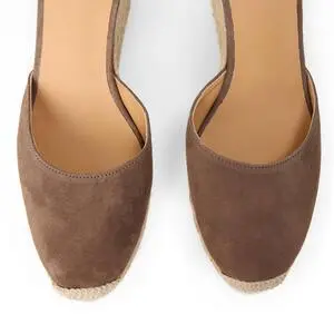 CastaÑer Closed-toe Wedge Espadrille