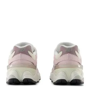 NEW BALANCE Color Blocked Sneakers