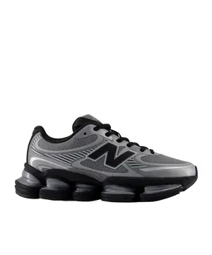 NEW BALANCE Color Blocked Sneakers - Black