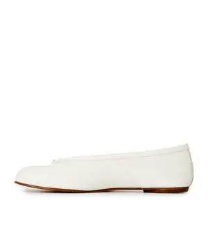 MAISON MARGIELA Milky Glossy Leather Flat Shoe