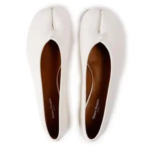 MAISON MARGIELA Milky Glossy Leather Flat Shoe