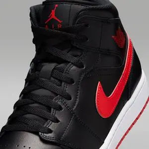 Nike Solid Color High-top Trainers