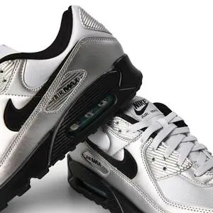 Nike Solid Color Trainers