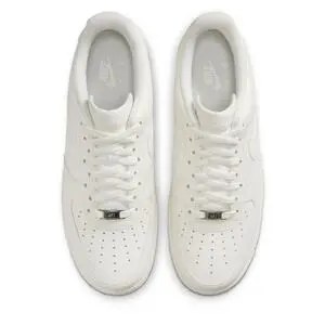 Nike Solid Color Leather Sneakers - No