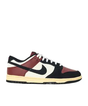 Nike Low Top Lace Up Sneakers