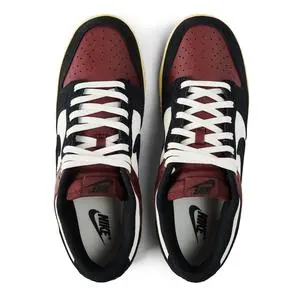 Nike Low Top Lace Up Sneakers