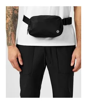 Lululemon Everywhere Belt Bag