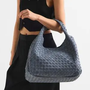 Bottega Veneta Soft Large-capacity Shoulder Bag