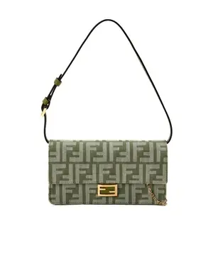 Fendi Minimalist Fashion Chain Bag - Green