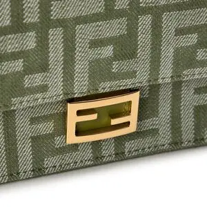 Fendi Minimalist Fashion Chain Bag