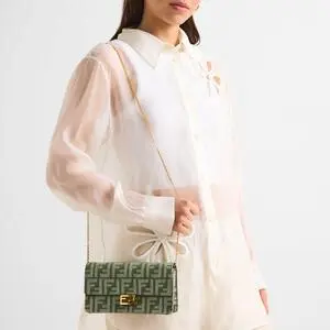 Fendi Minimalist Fashion Chain Bag