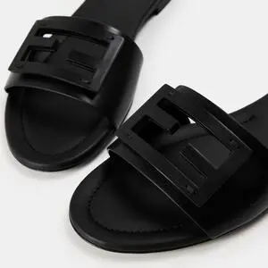 Prada Simple And Comfortable Flat Slippers