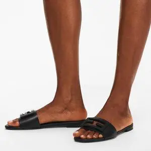 Prada Simple And Comfortable Flat Slippers