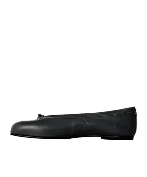MAISON MARGIELA Black Soft Leather Flat Ballet Shoe