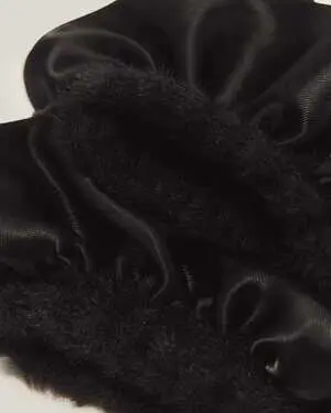 Dr. Martens Satin Frill Fluffy Socks