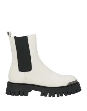 NILA & NILA Calfskin Ankle Boots With Embellishments