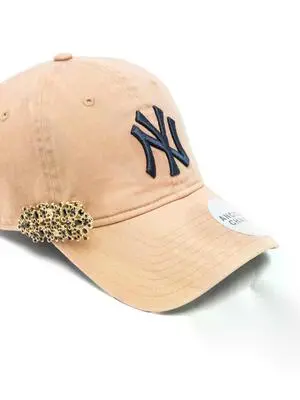 ANOTHER CHANCE Logo Embroidered Barrette Detail Cap