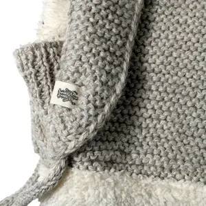 NIRVANNA DESIGNS Lambswool Seed-stitch Hood With Chin Ties - Black
