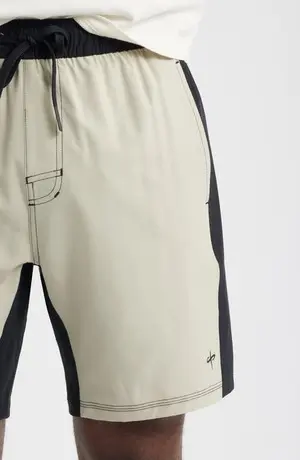 SANTO STUDIO Tempo Wordmark Tech Shorts