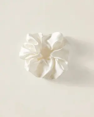 HAVEN WELL WITHIN Washable Silk Scrunchie - Ivory