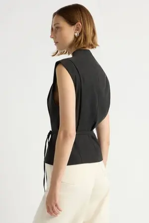 Modern Citizen Leandra Tie-wrap Vest - Black